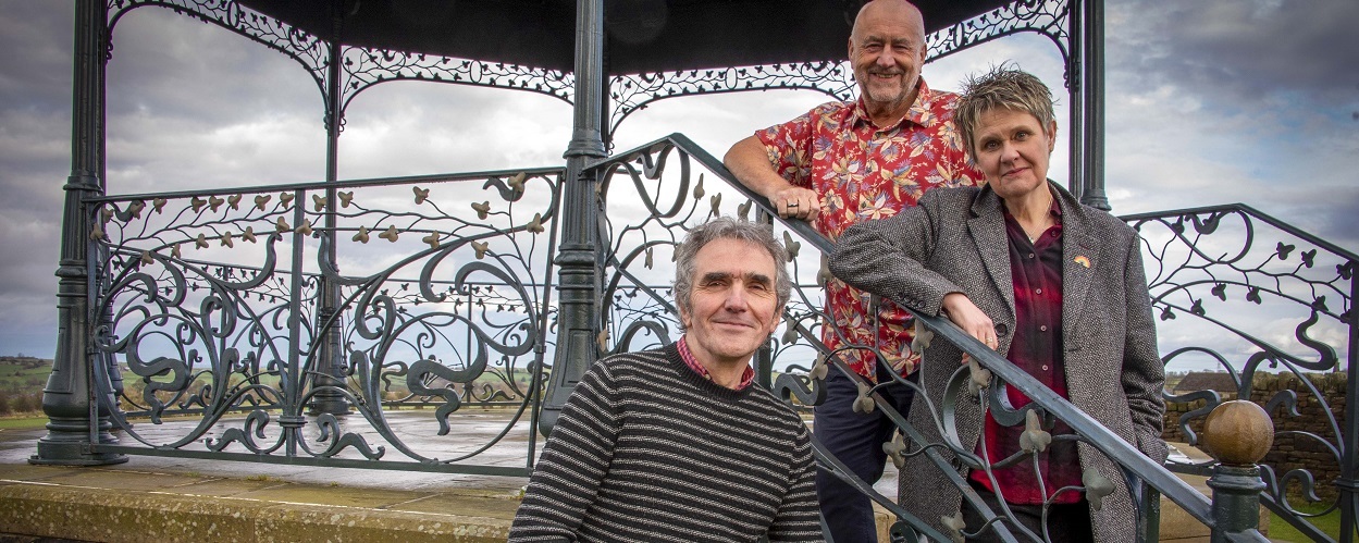 Bob Fox, Jez Lowe and Julie Matthews - The Corn Hall